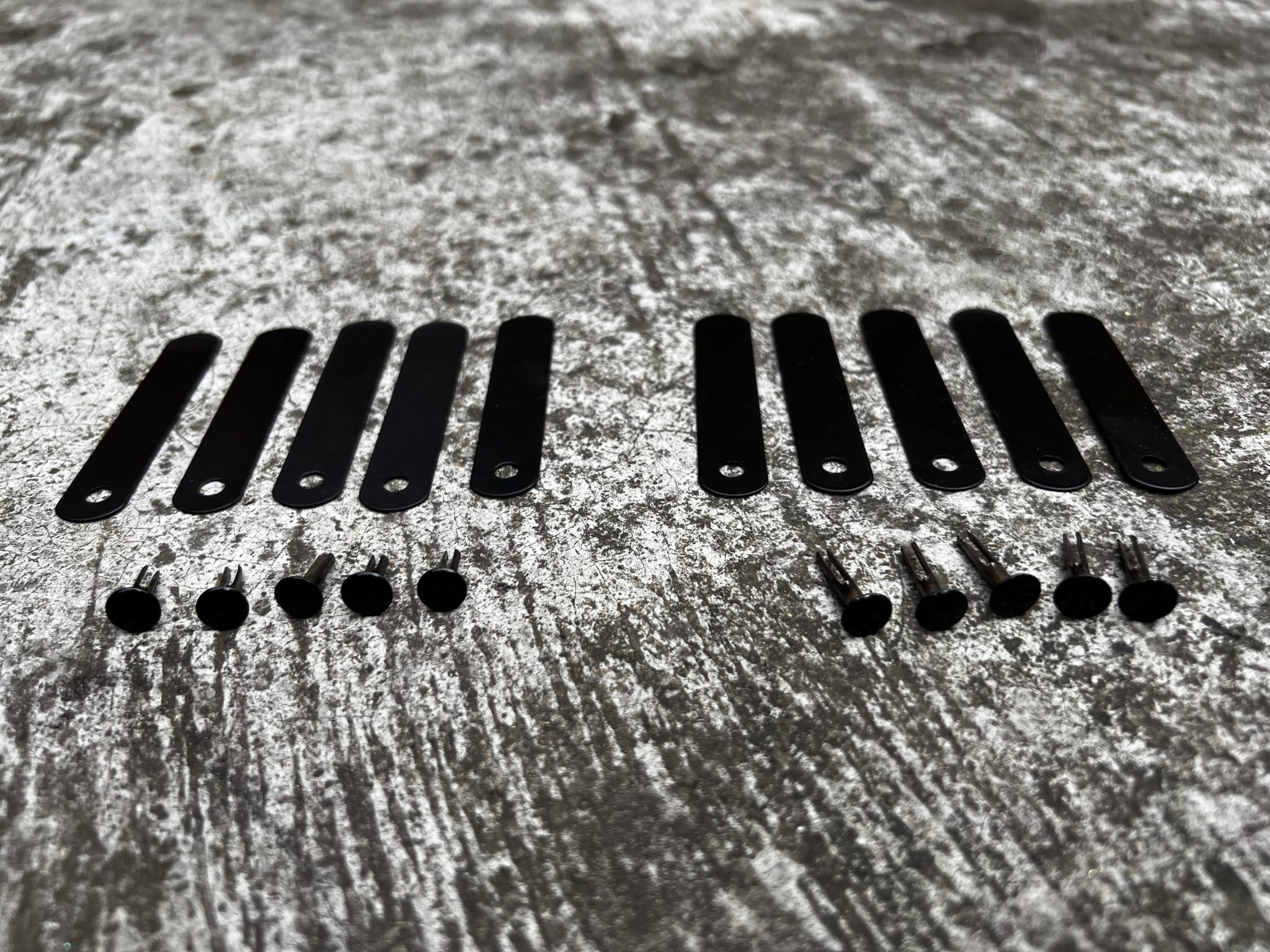 Universal Set Of Securing Tabs & Rivets For Lycette Saddle Seats - KNA ...